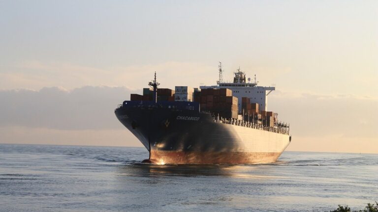 Portside vs Starboard- Navigating the Differences at Sea