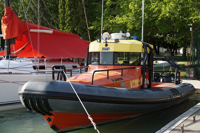 European Inflatable Houseboat: A Unique Way to Explore the Waterways ...