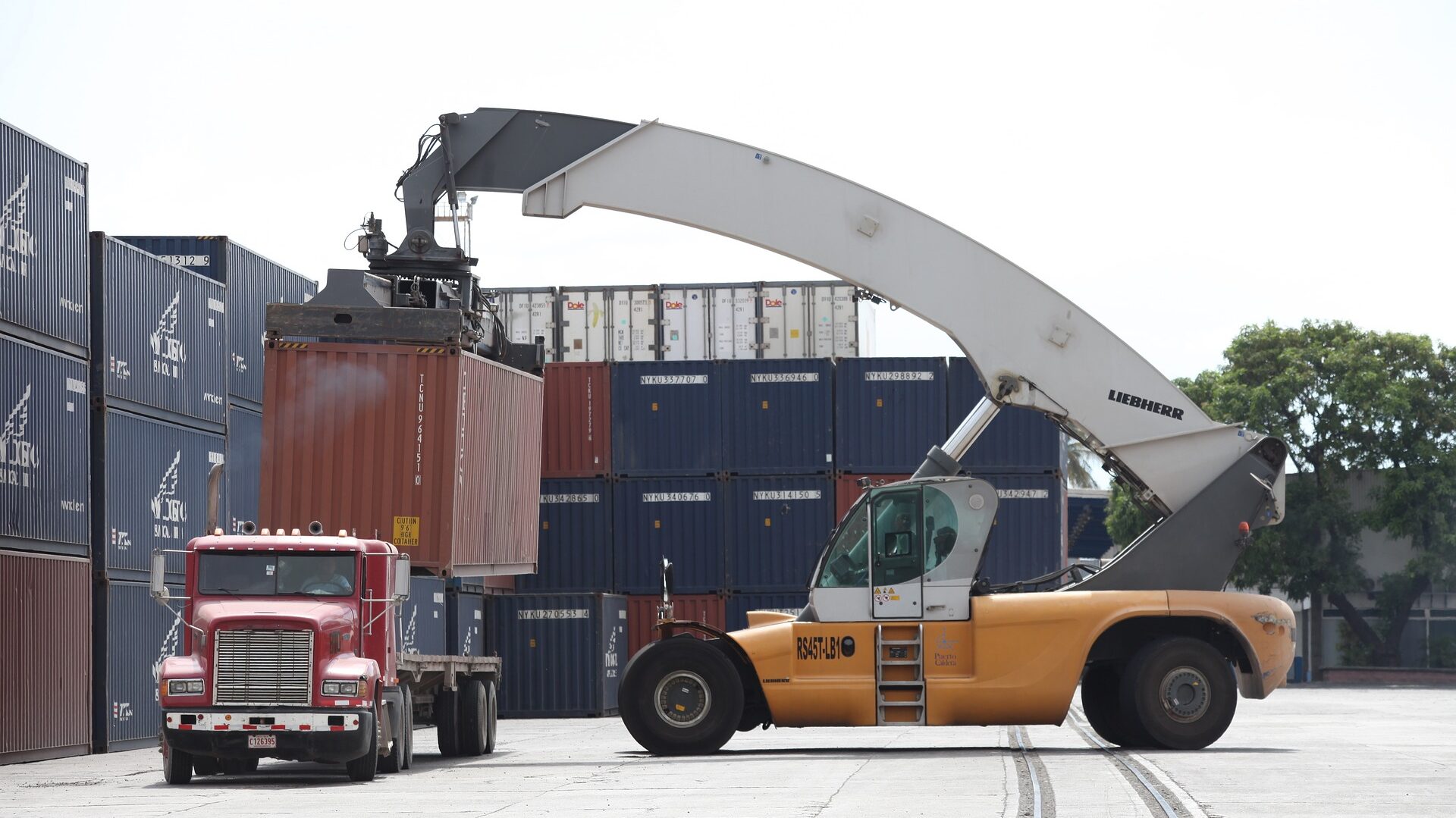 Streamlining Your Shipping-Benefits of Able Freight Services